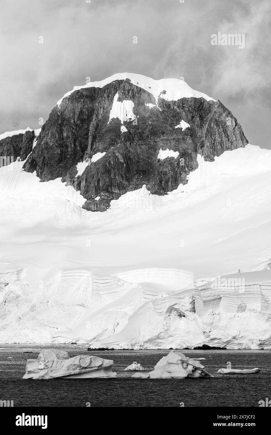 Wilhelmina Bay, Antarctic Peninsula, Antarctica Stock Photo - Alamy