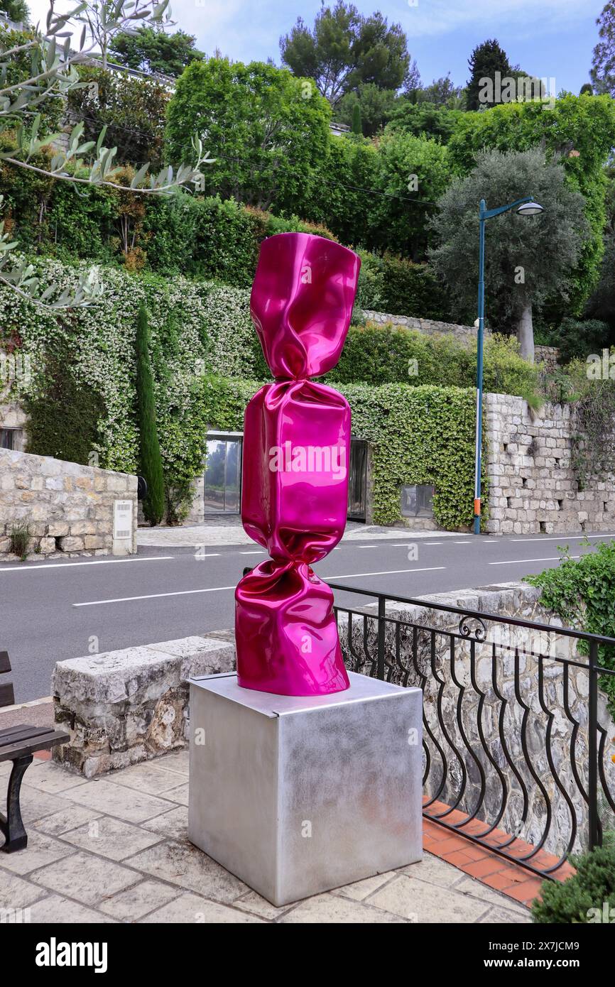 Saint-Jean-Cap-Ferrat, France - 01 June 2023: Sculpture by artist ...
