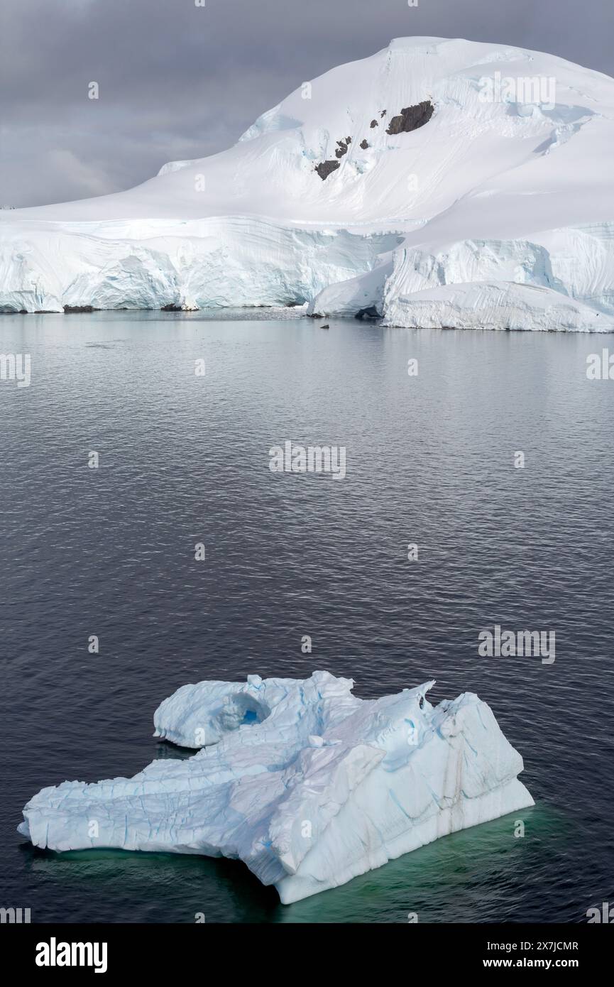 Wilhelmina Bay, Antarctic Peninsula, Antarctica Stock Photo - Alamy