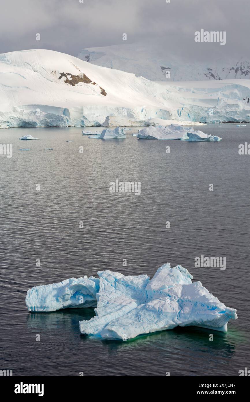 Wilhelmina Bay, Antarctic Peninsula, Antarctica Stock Photo - Alamy