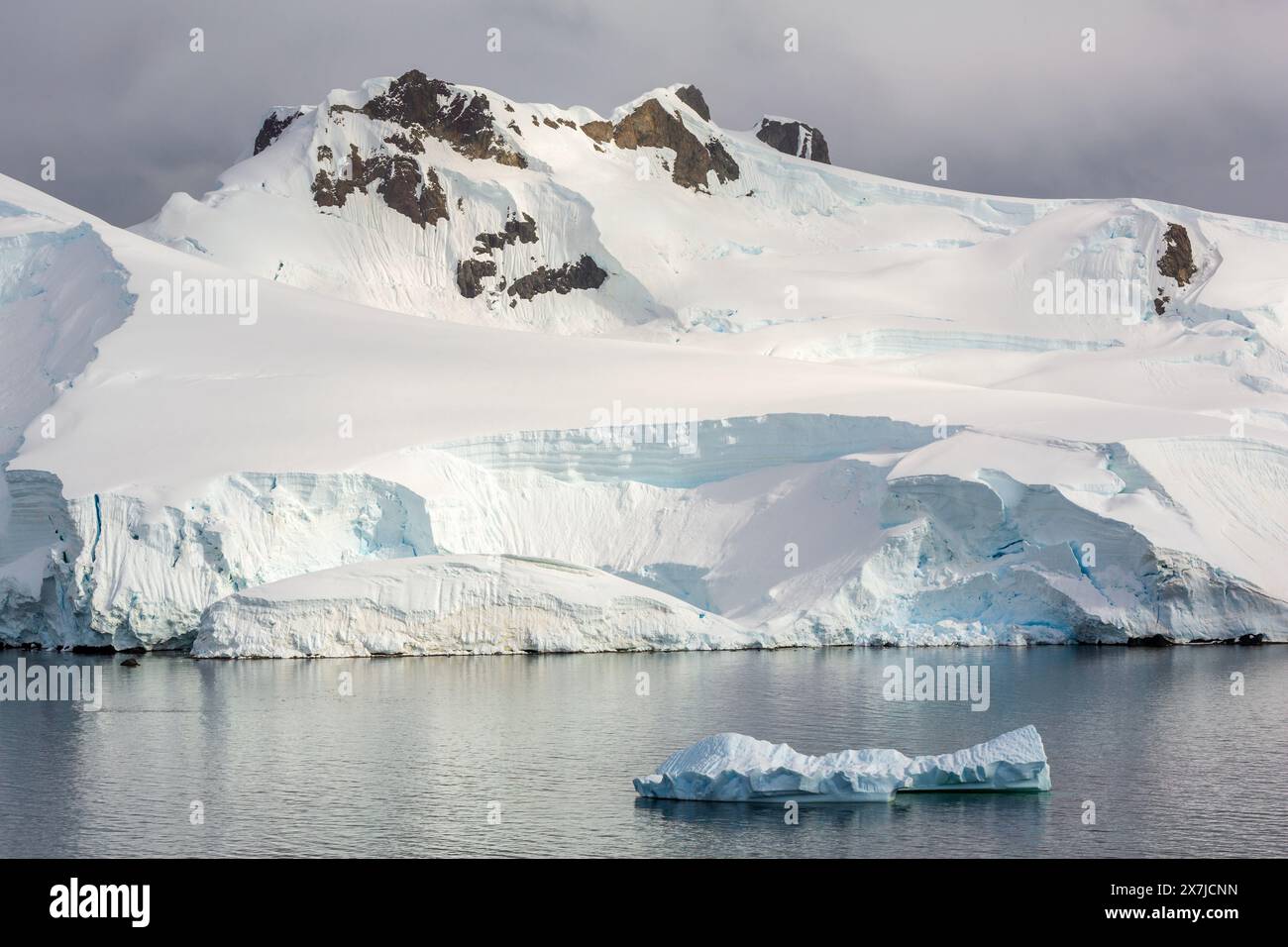 Wilhelmina Bay, Antarctic Peninsula, Antarctica Stock Photo - Alamy