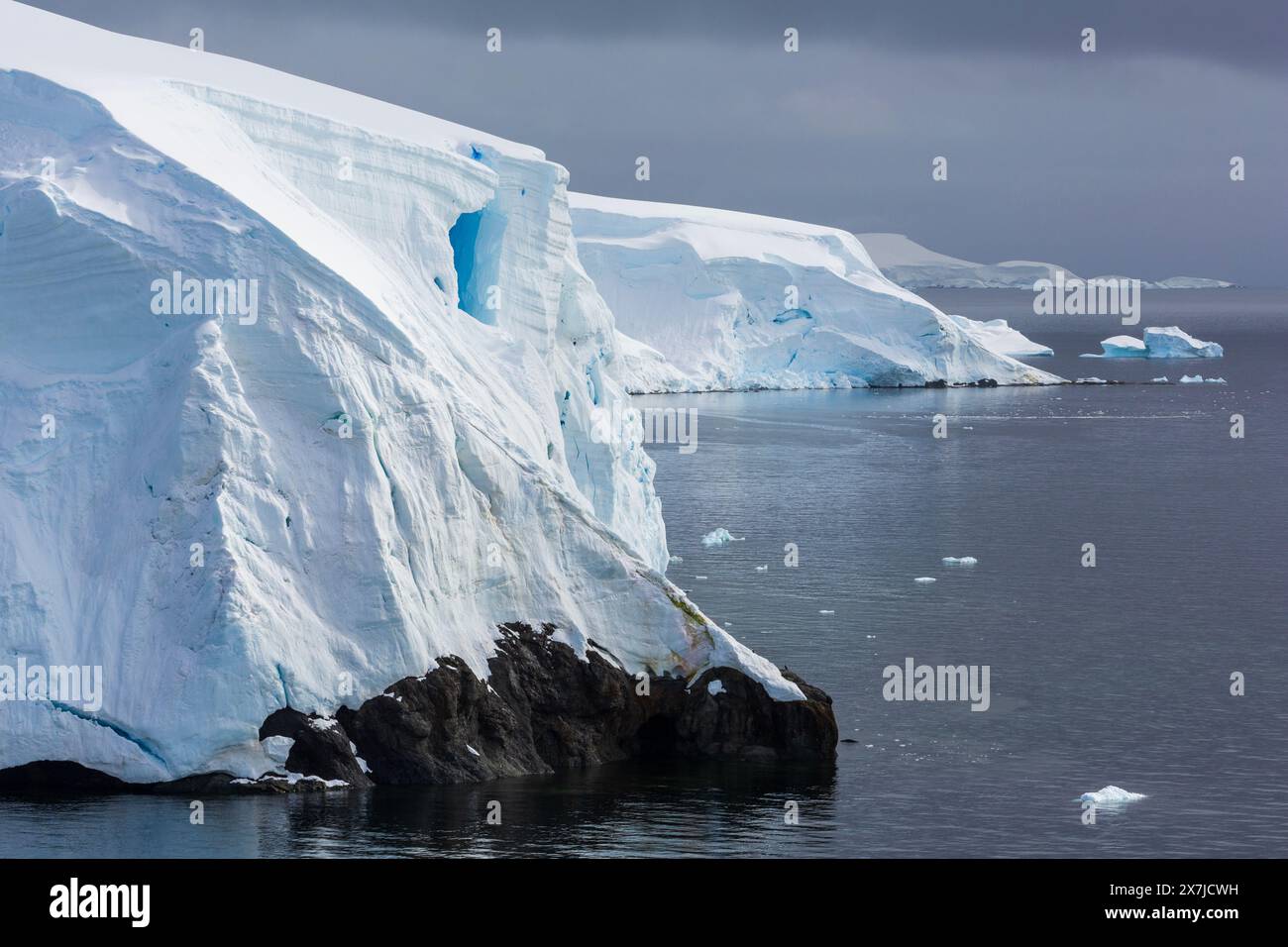 Wilhelmina Bay, Antarctic Peninsula, Antarctica Stock Photo - Alamy