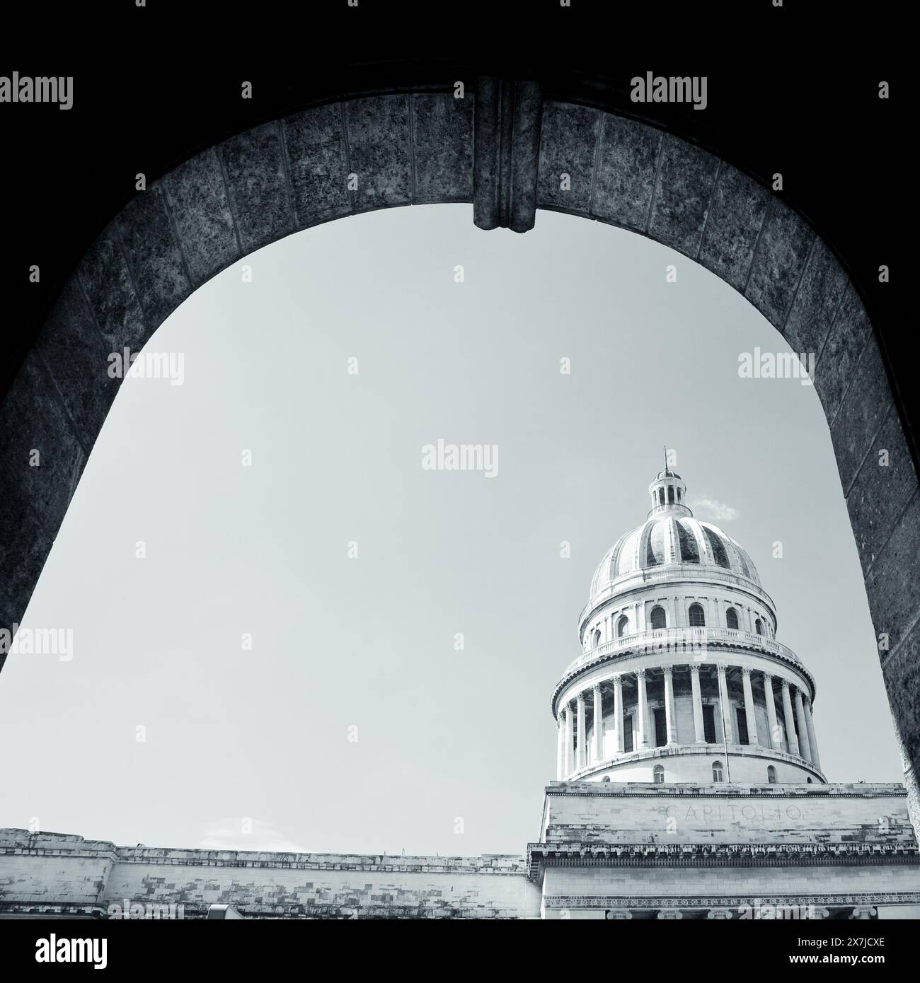 Havana capitol under arch hi-res stock photography and images - Alamy