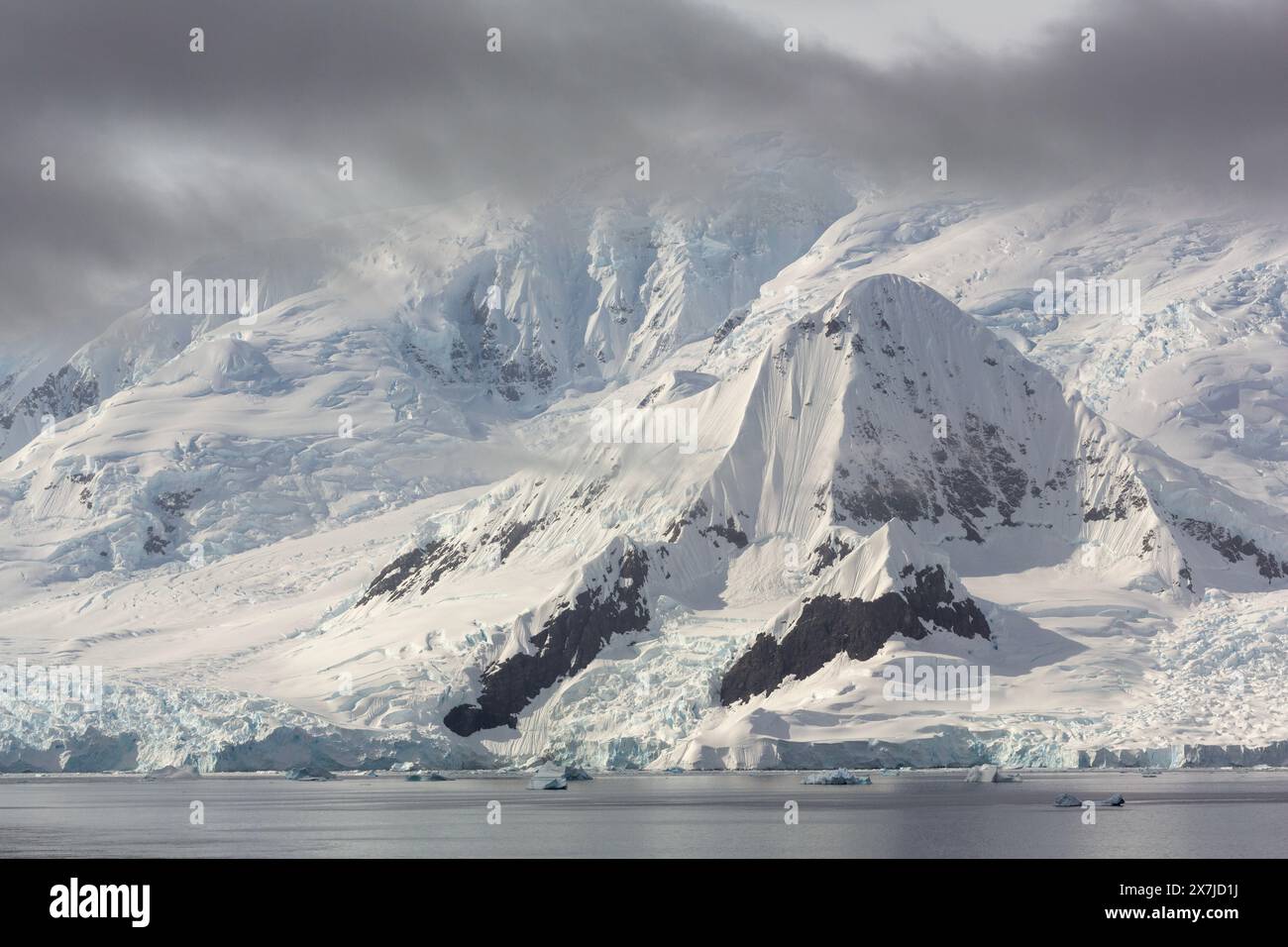Wilhelmina Bay, Antarctic Peninsula, Antarctica Stock Photo - Alamy