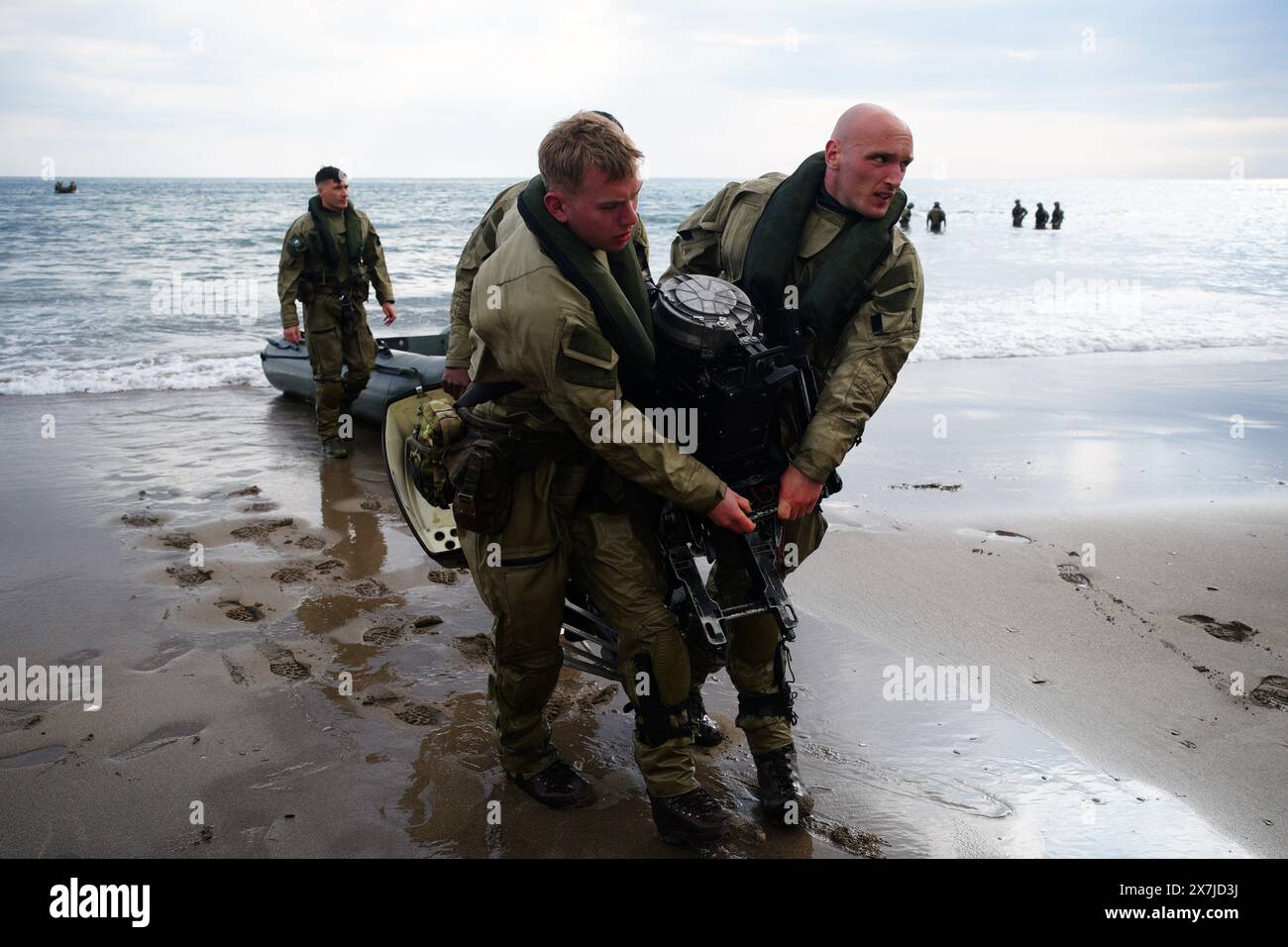 Armed Forces personnel from 47 Commando (Raiding Group) Royal Marines ...