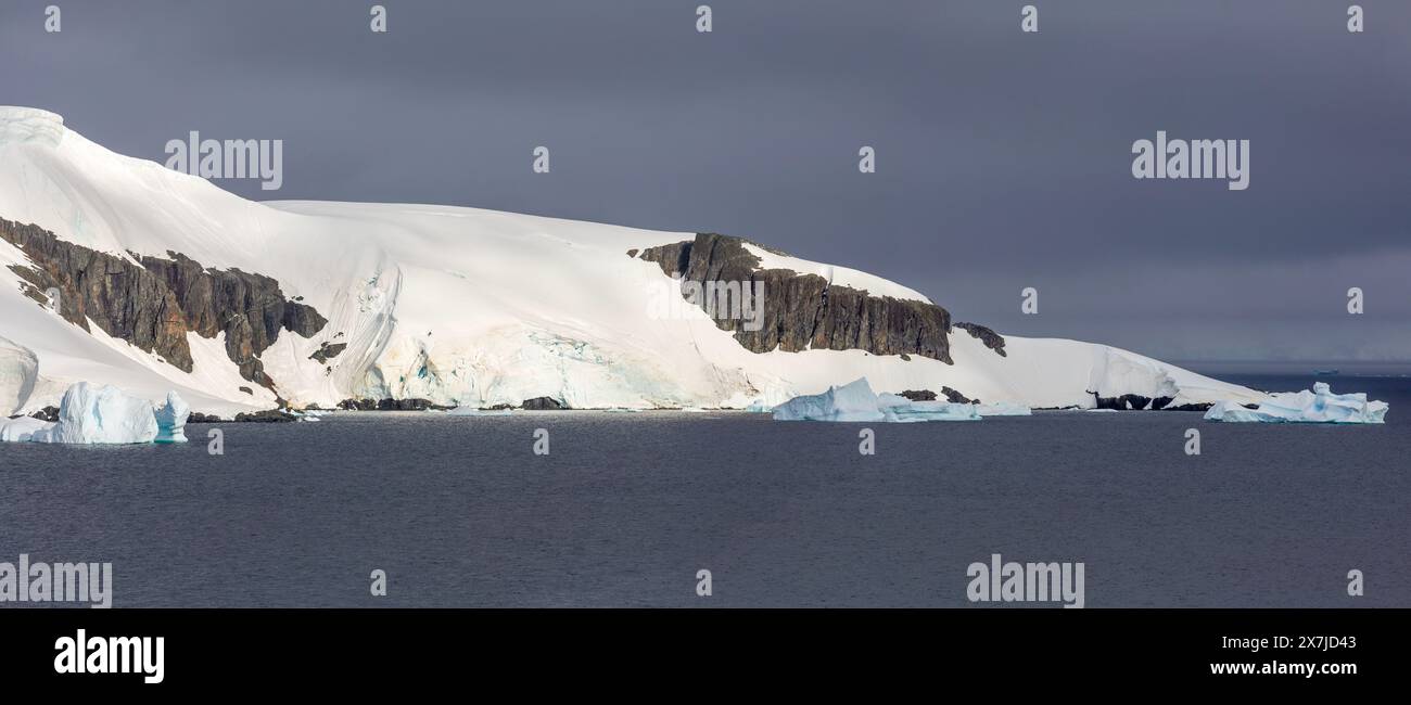 Wilhelmina Bay, Antarctic Peninsula, Antarctica Stock Photo - Alamy