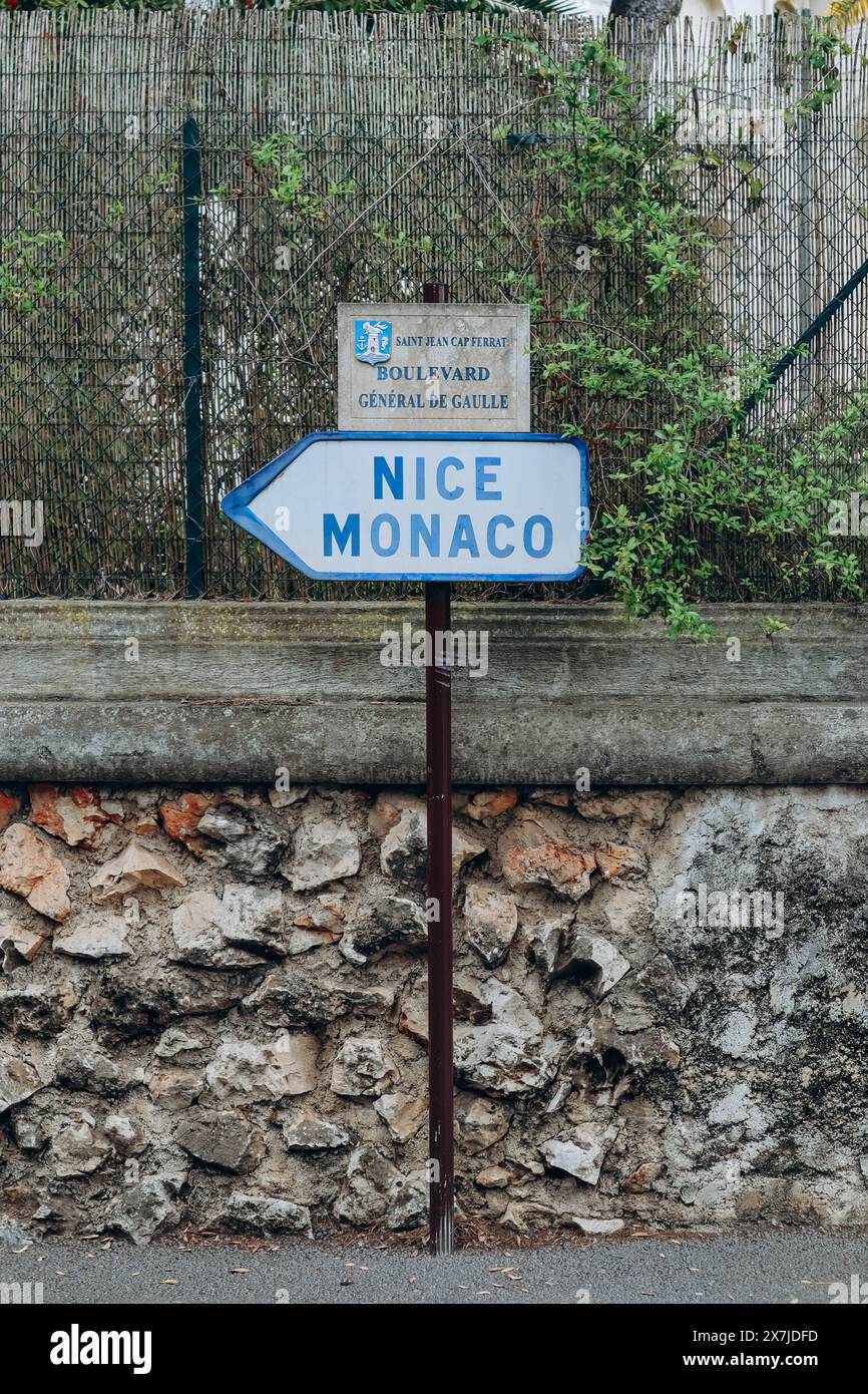 Road sign showing the direction to Nice and Monaco Stock Photo - Alamy