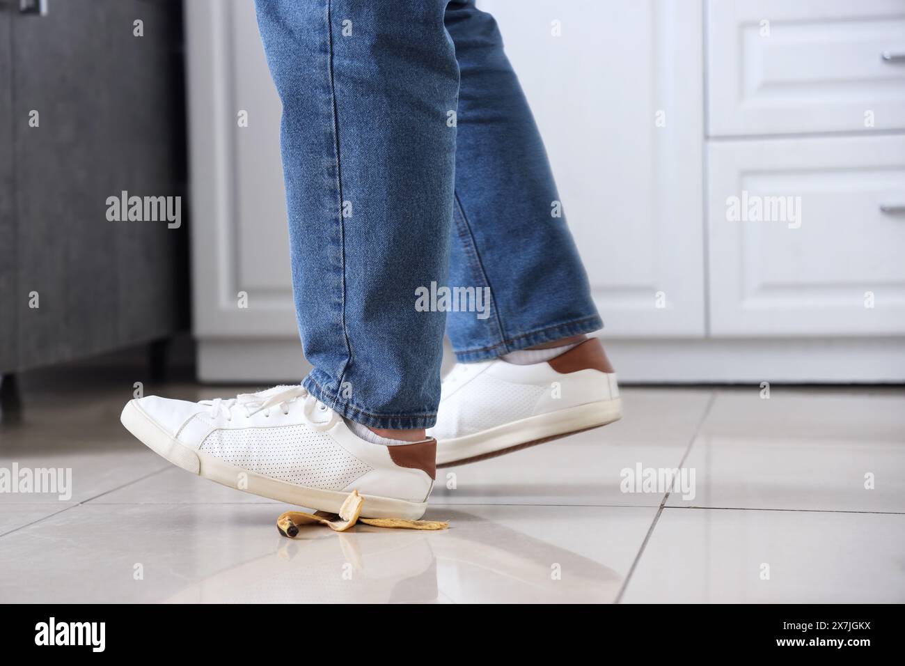 Banana slipping and falling hi-res stock photography and images - Alamy