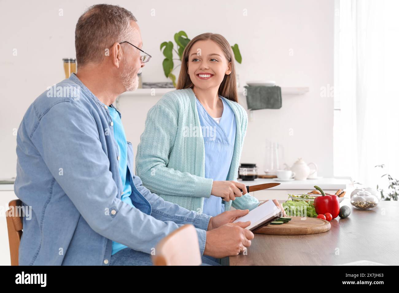Cooking care nursing home hi-res stock photography and images - Alamy