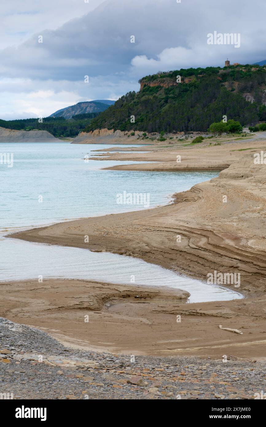 Reservoir bank. Yesa reservoir. Aragon, Spain, Europe Stock Photo - Alamy