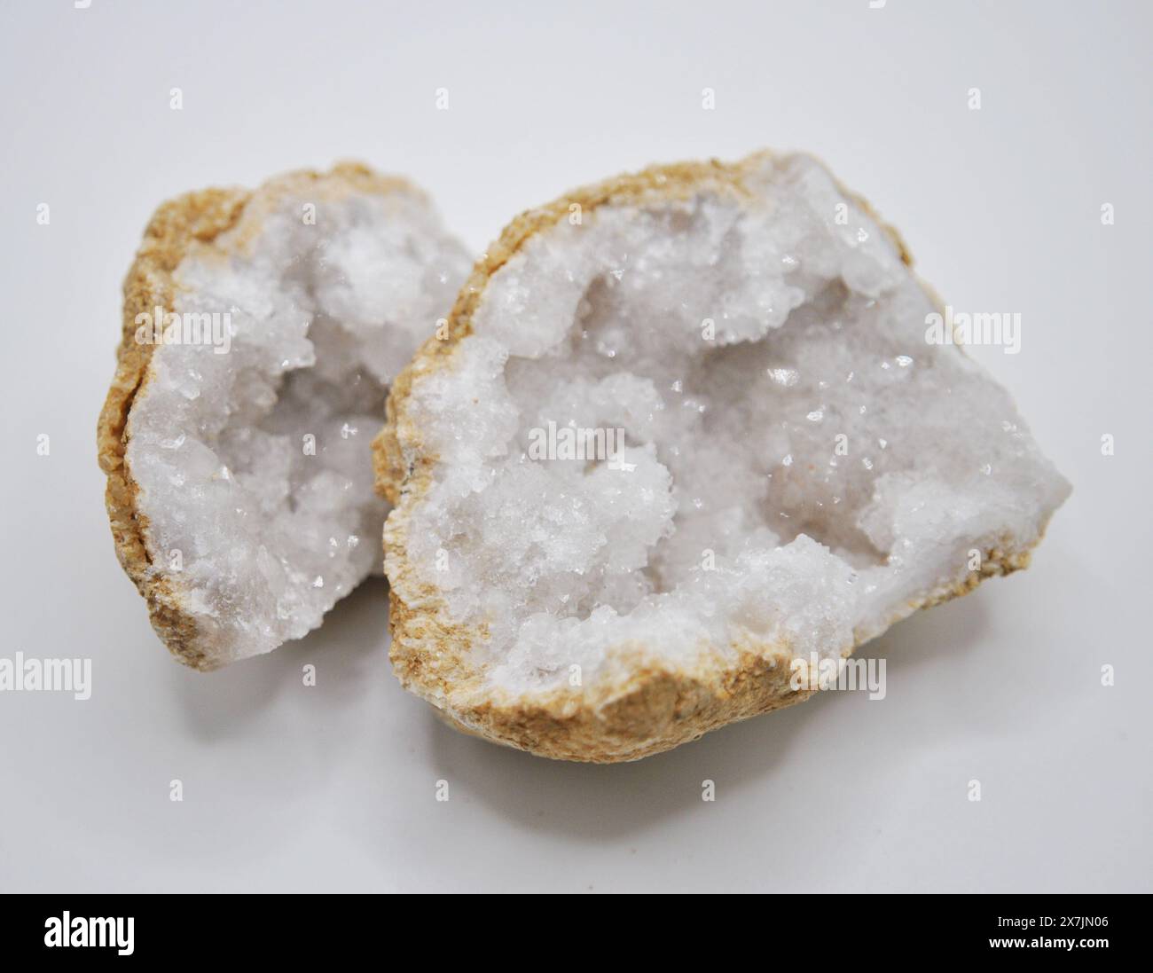 Geode rock hi-res stock photography and images - Alamy