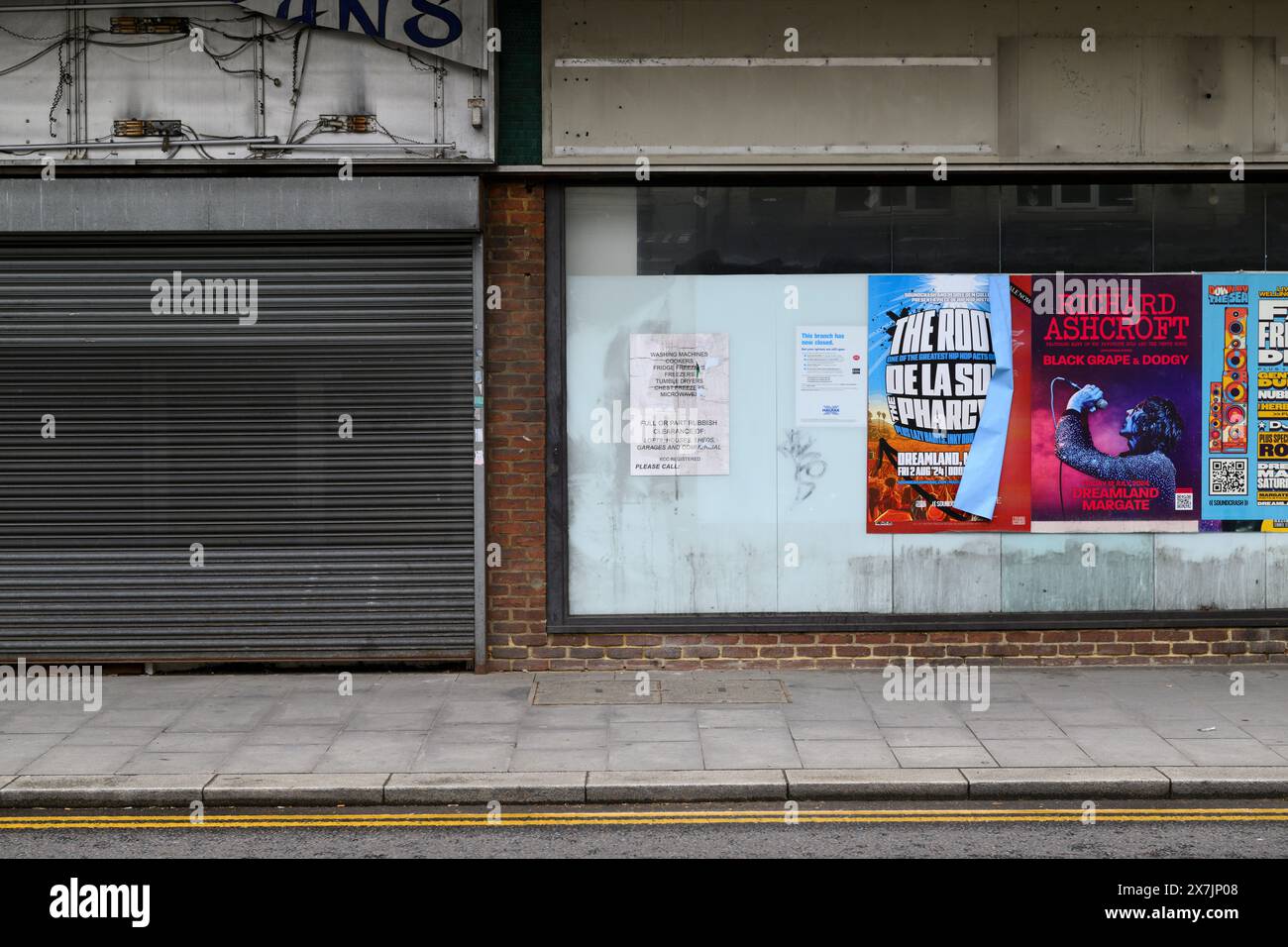 Closed-down shop, High Street, Strood, Kent, UK. 23 Apr 2024 Stock ...