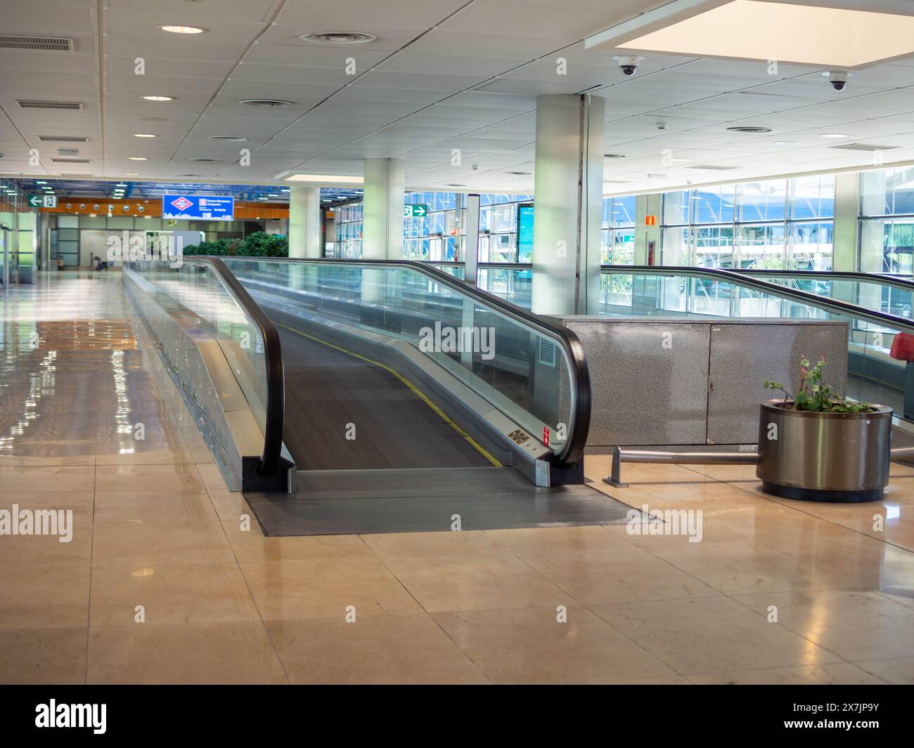 Boarding walkways hi-res stock photography and images - Alamy