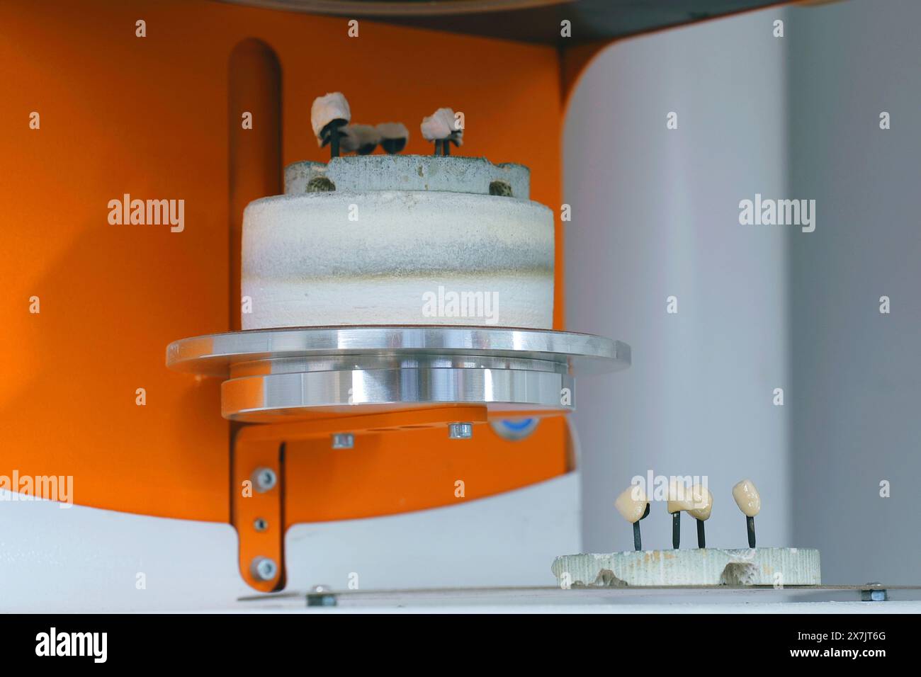 Press oven machine for denture production in the stomatology laboratory ...