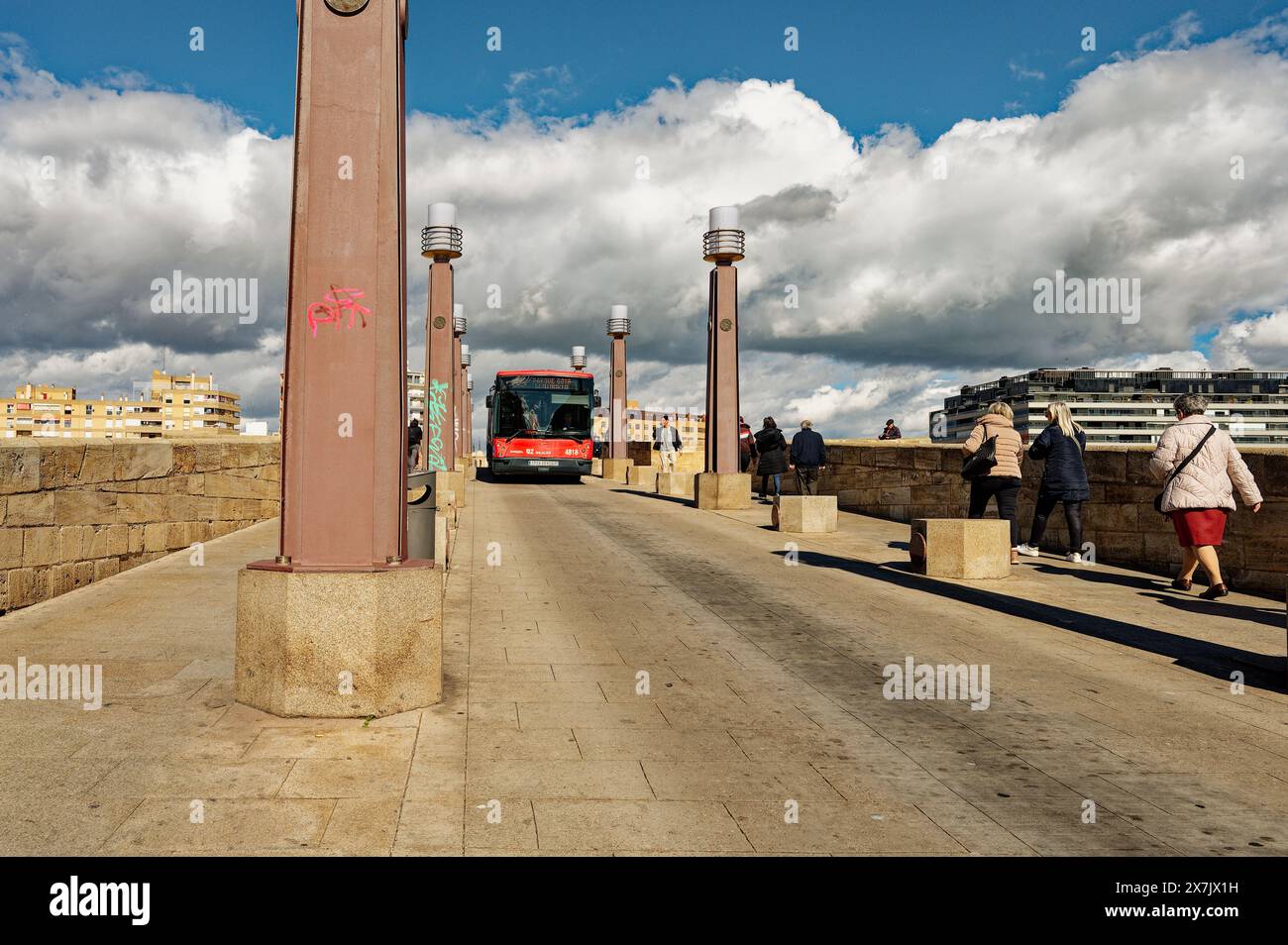 Bus de tours hi-res stock photography and images - Alamy