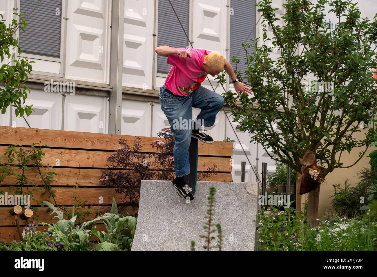 Chelsea, London, UK. 20th May, 2024. Skaters from The Ben Raemers ...