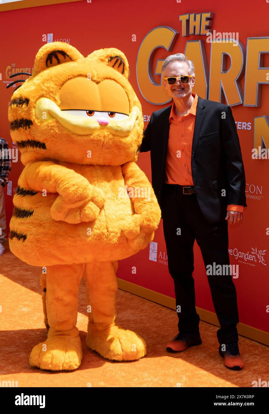 Hollywood, USA. 19th May, 2024. Garfield and Mark Dindal attend the ...