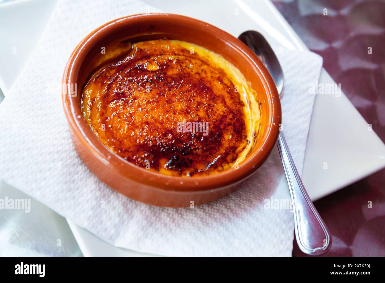 Spanish dessert Crema catalana Stock Photo - Alamy