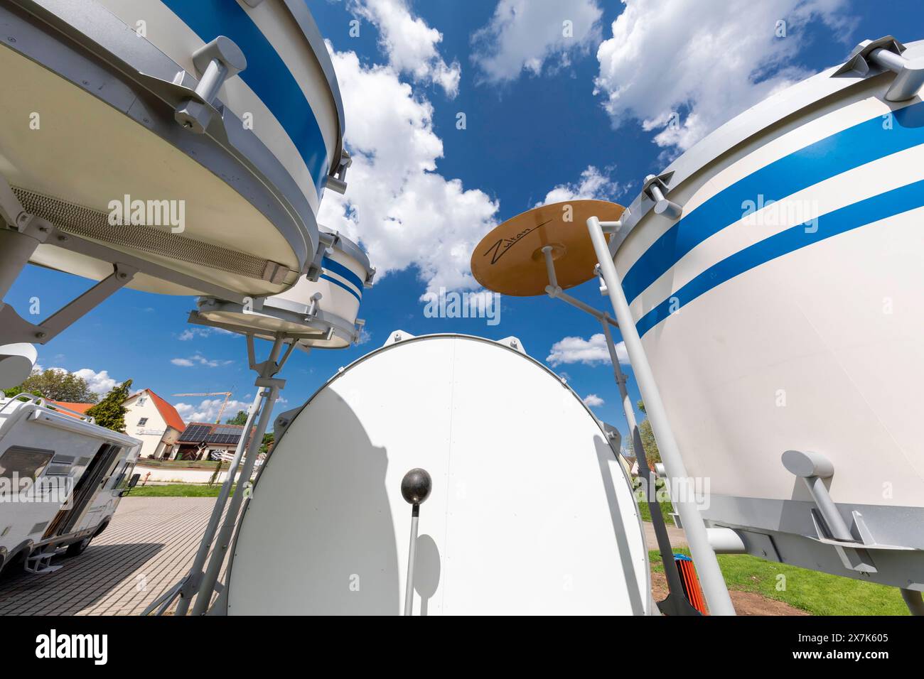 Hidden 90 years hi-res stock photography and images - Alamy