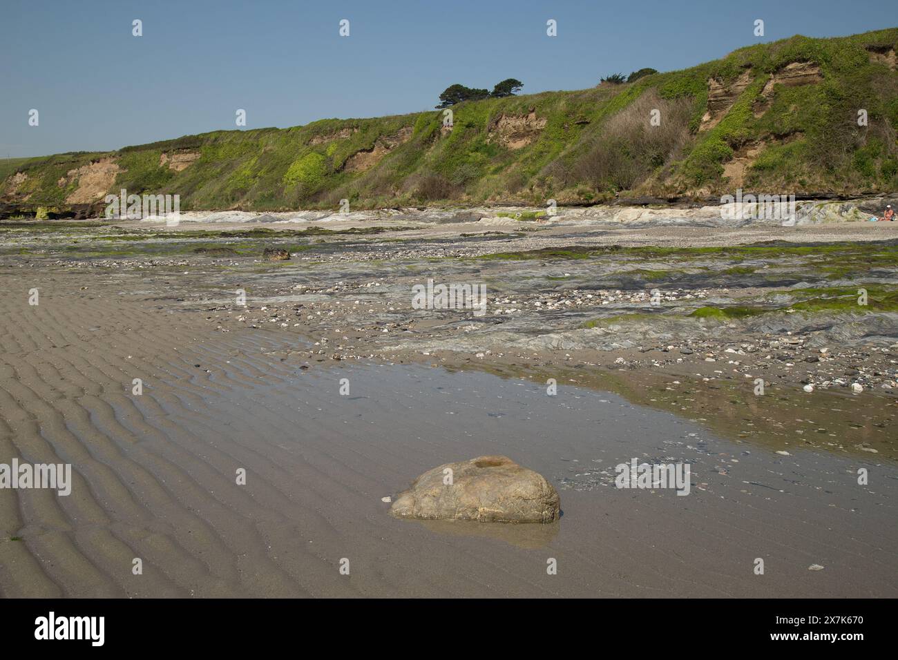 Sand beach cornwall sea waves coast hi-res stock photography and images ...