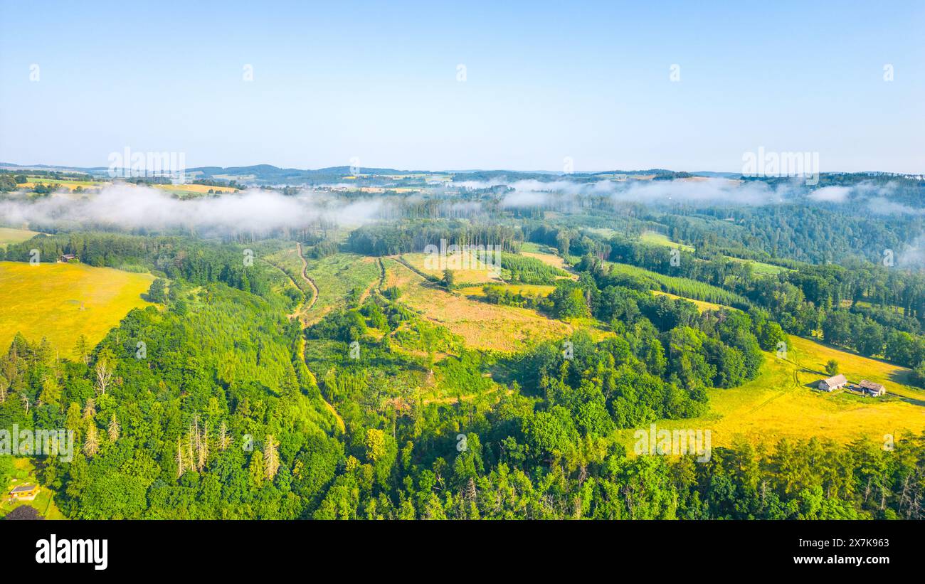 Rolling hills and forests hi-res stock photography and images - Alamy