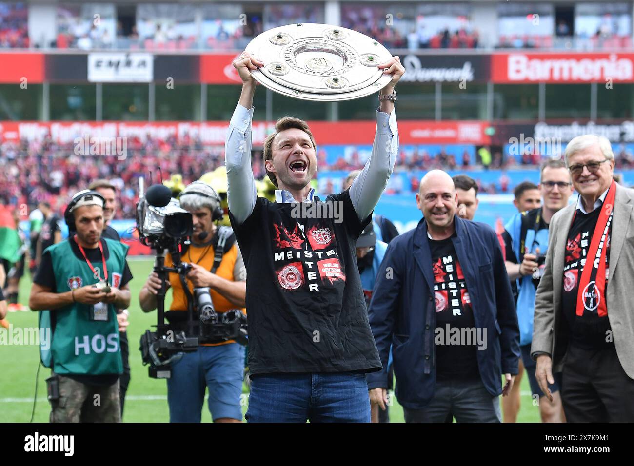 Leverkusen, Germany. 18th May, 2024. Fussball 1. Bundesliga 34. Spieltag Bayer 04 Leverkusen ...