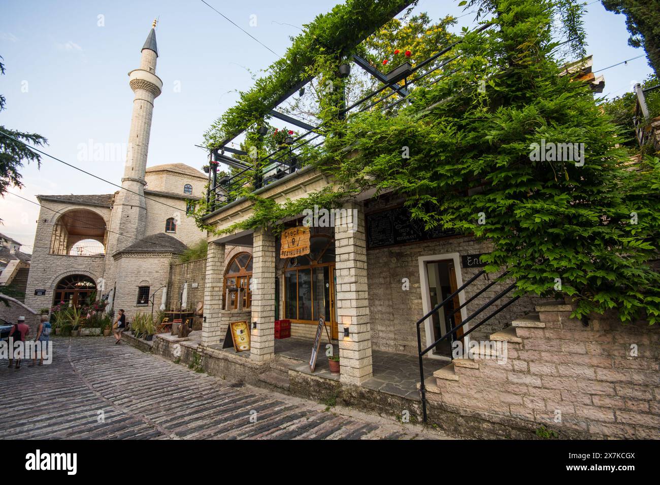 Bazaar mosque gjirokaster old hi-res stock photography and images - Alamy