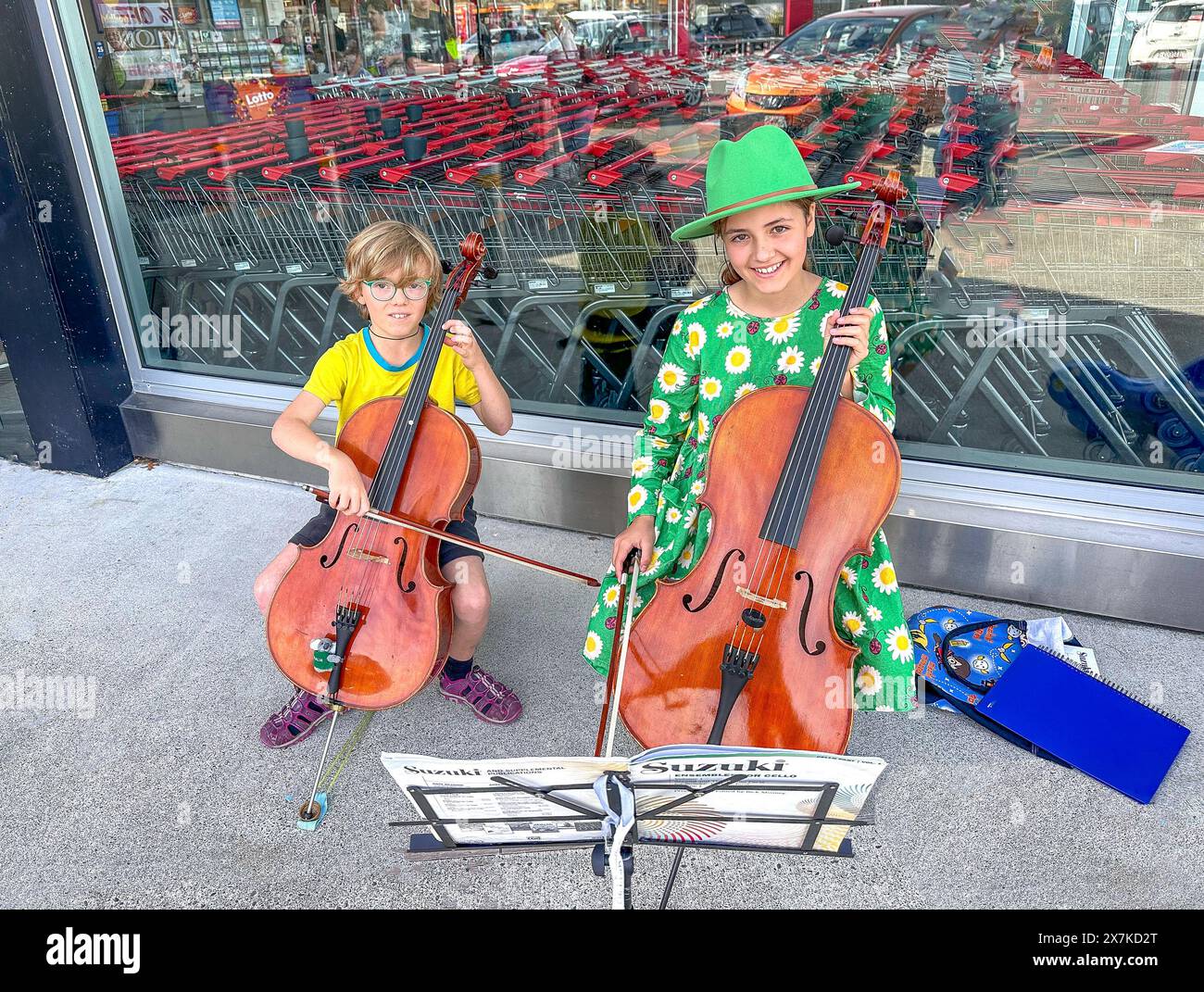 Pacific islands music hi-res stock photography and images - Alamy