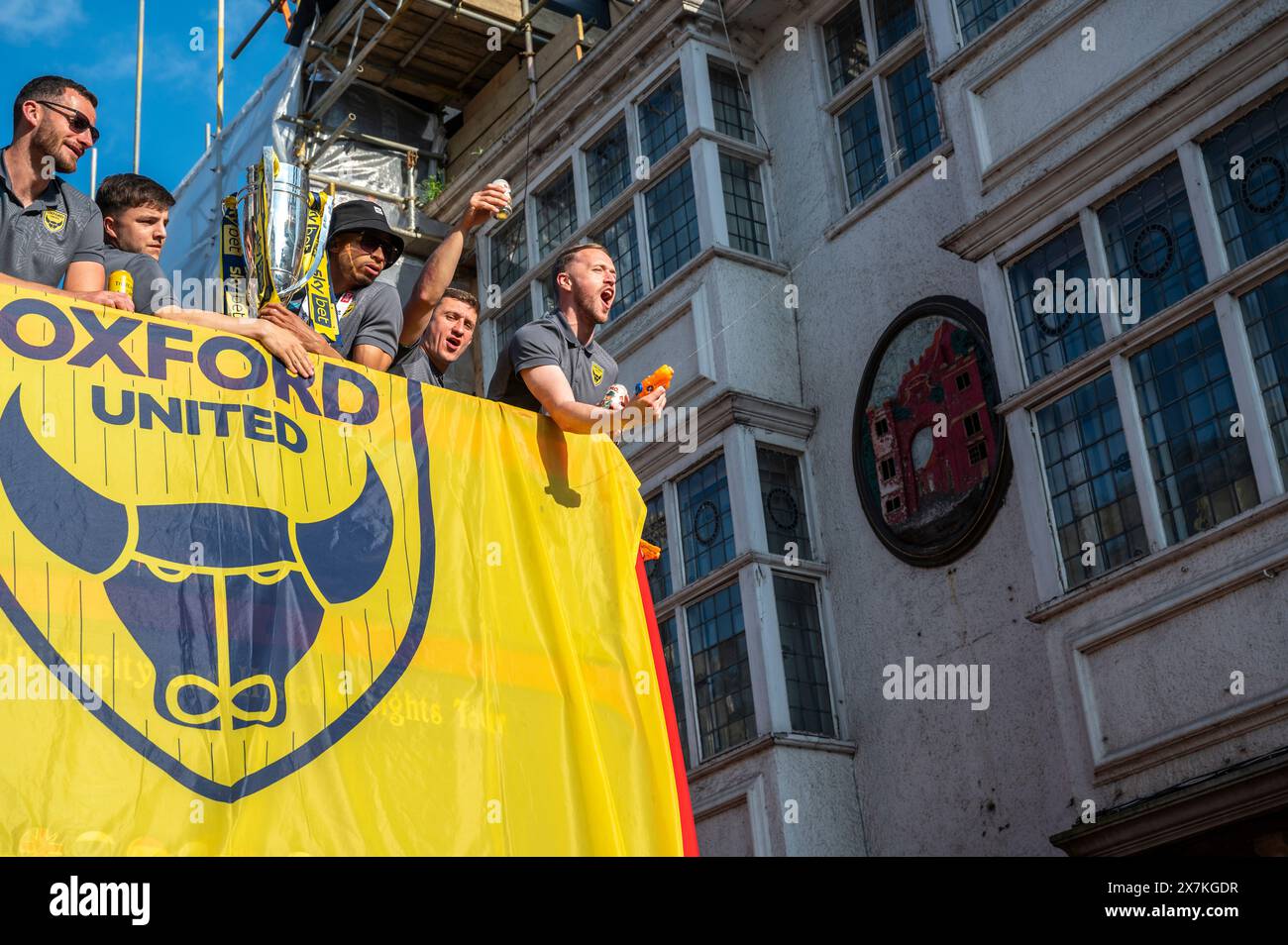 Thousands of Oxford United fans lined the city centre of Oxford to ...