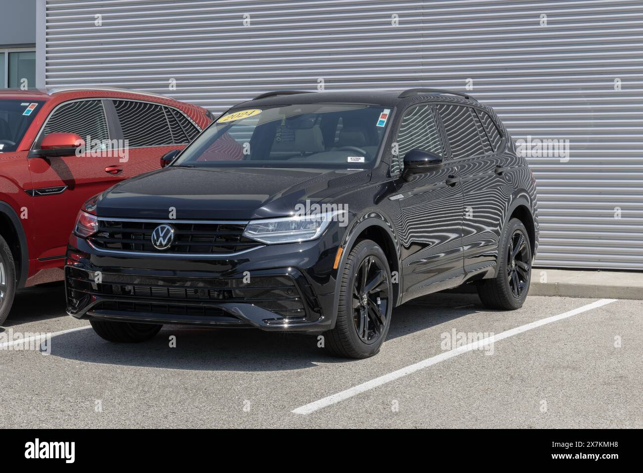 Noblesville - May 19, 2024: Volkswagen Tiguan SE R-Line Black display ...