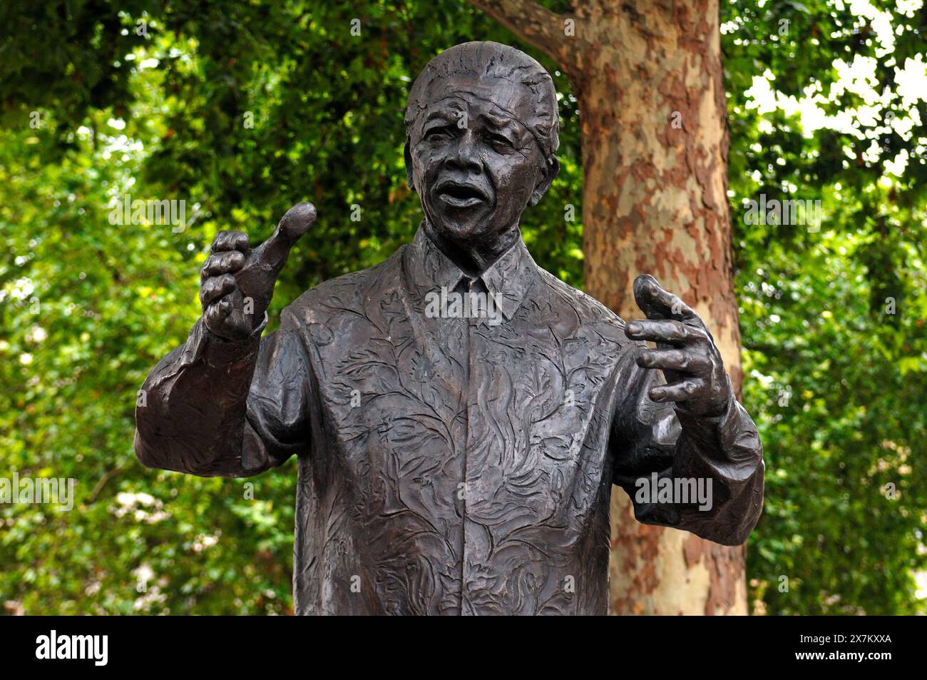 2, 70m high bronze statue of Nelson Mandela, Parliament Square, London ...