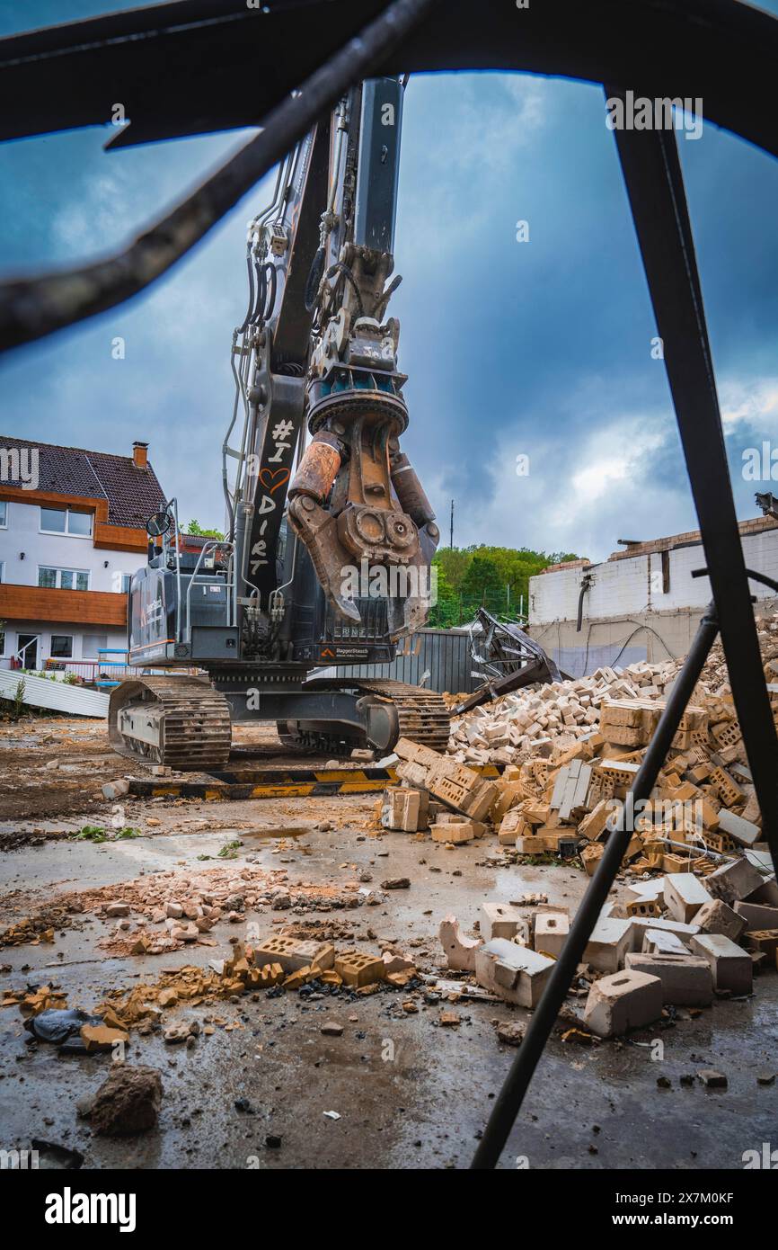 Stand excavator hi-res stock photography and images - Alamy
