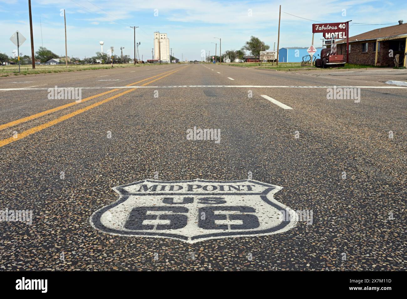 Midpoint, halfway between Los Angeles and Chicago, Route 66, Adrian ...