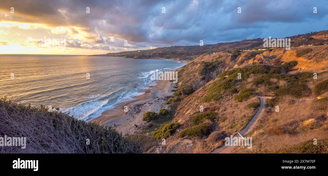 Discover the serene beauty of Rancho Palos Verdes along the Catalina ...