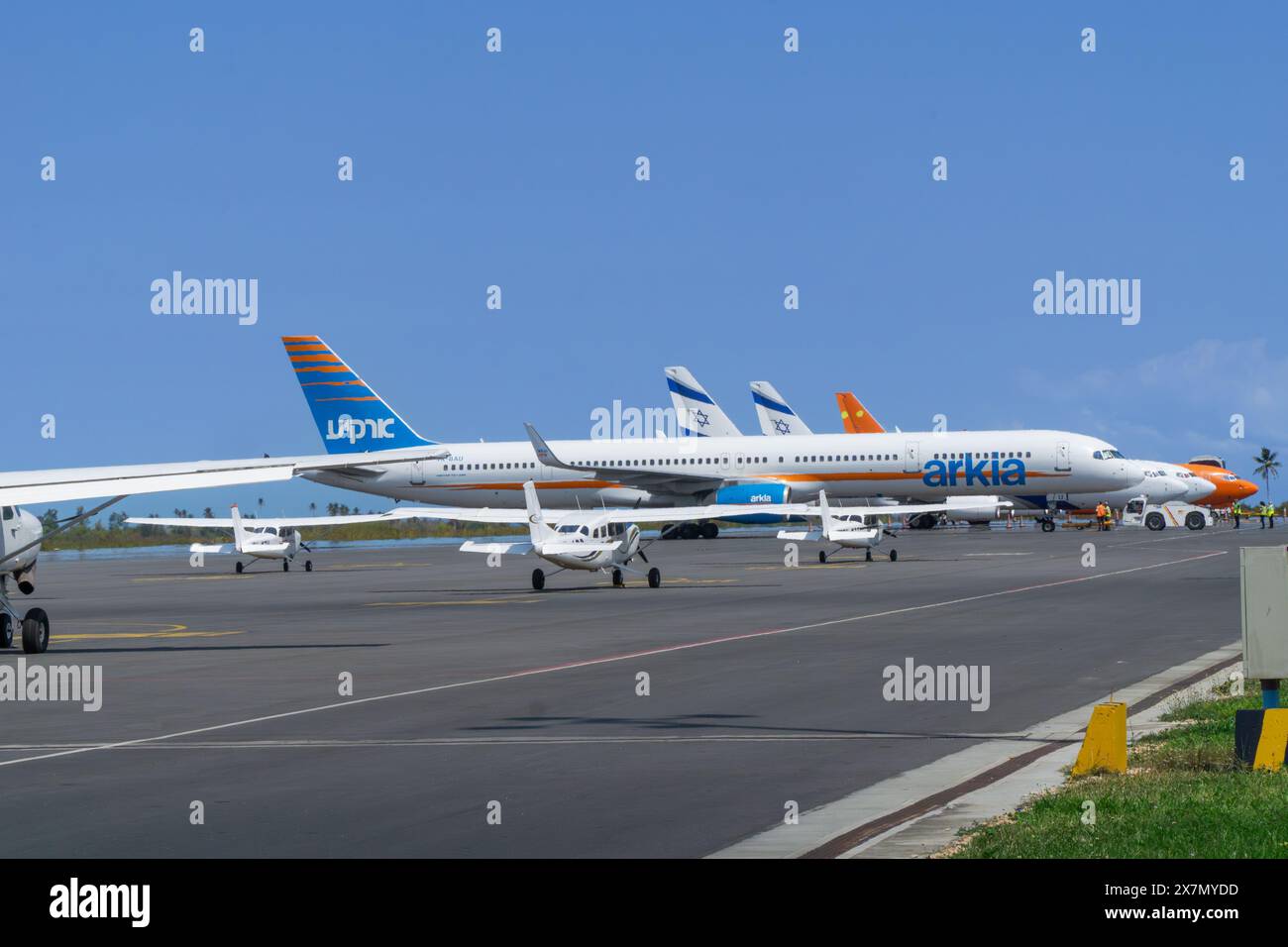 Arkia Israeli Airlines Boeing 757-3E7 on the ground Stock Photo - Alamy
