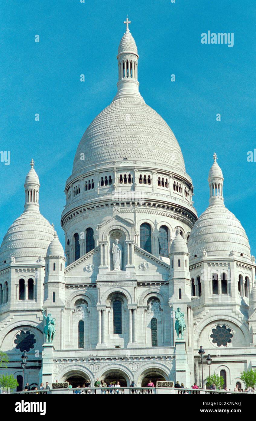 Montemartre and paris hi-res stock photography and images - Alamy