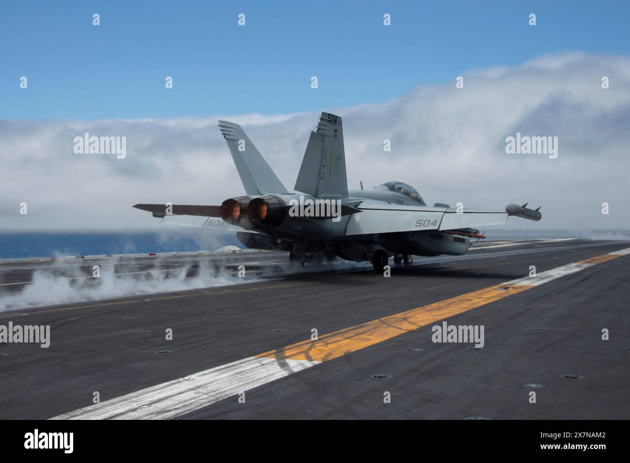 240518-N-IJ966-1082 PACIFIC OCEAN (May 18, 2024) An EA-18G Growler ...