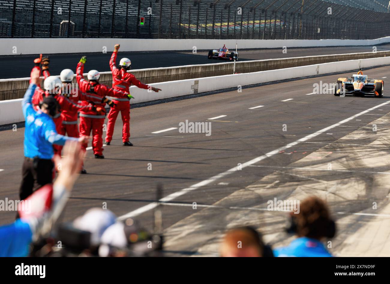 Pit row hi-res stock photography and images - Alamy