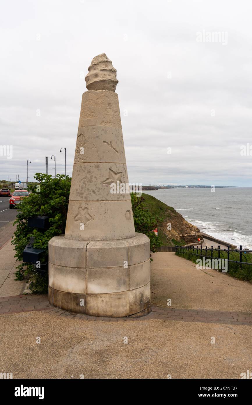 Seaham, County Durham, UK. Lighthouse shaped sculpture by the beach ...