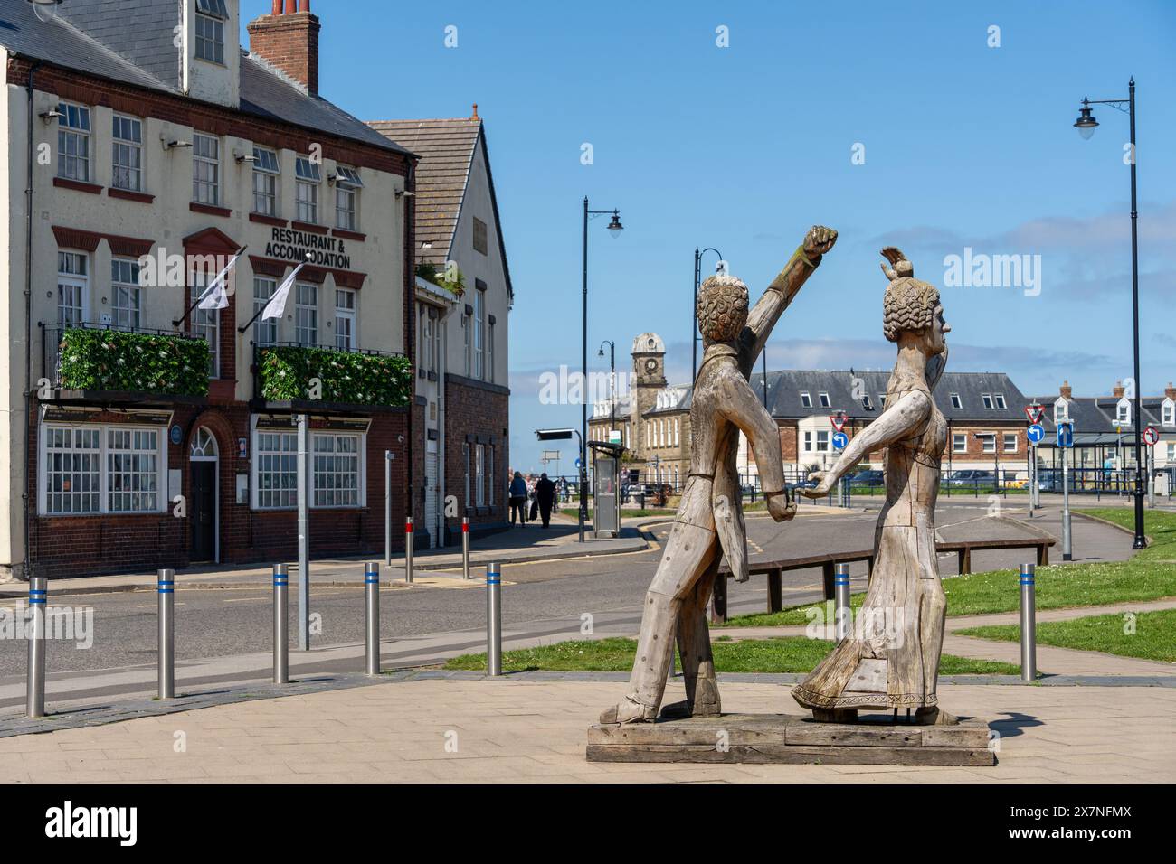 Seaham, County Durham, UK. Sculpture of poet Lord Byron and his wife ...