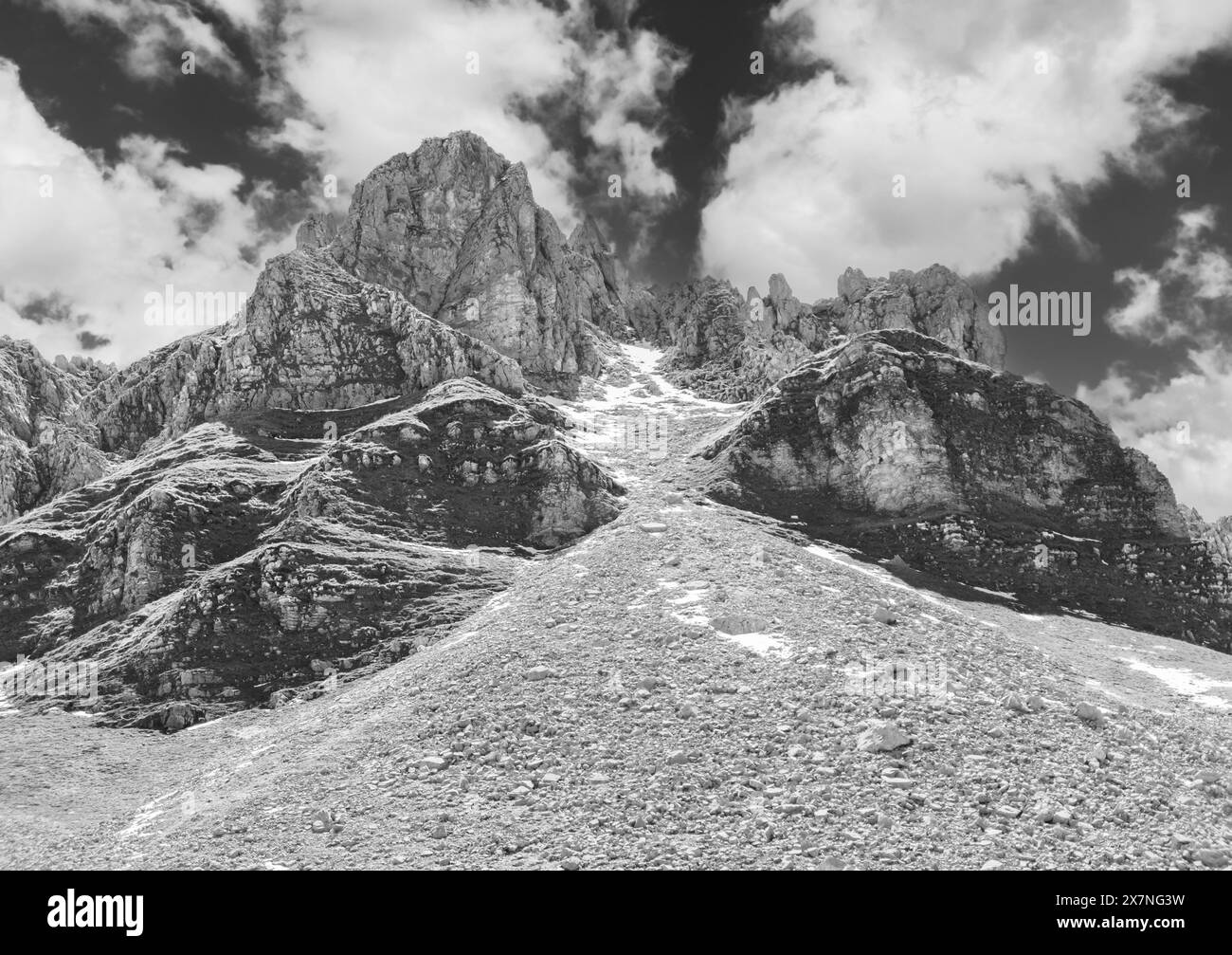 Monte La Meta (Italy) - In Monti della Meta Mainarde mountain range ...