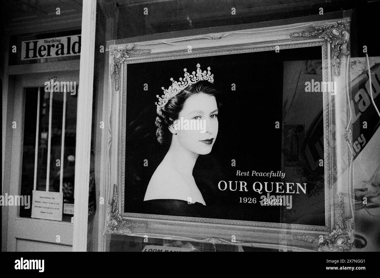 Worthing herald tribune press hi-res stock photography and images - Alamy