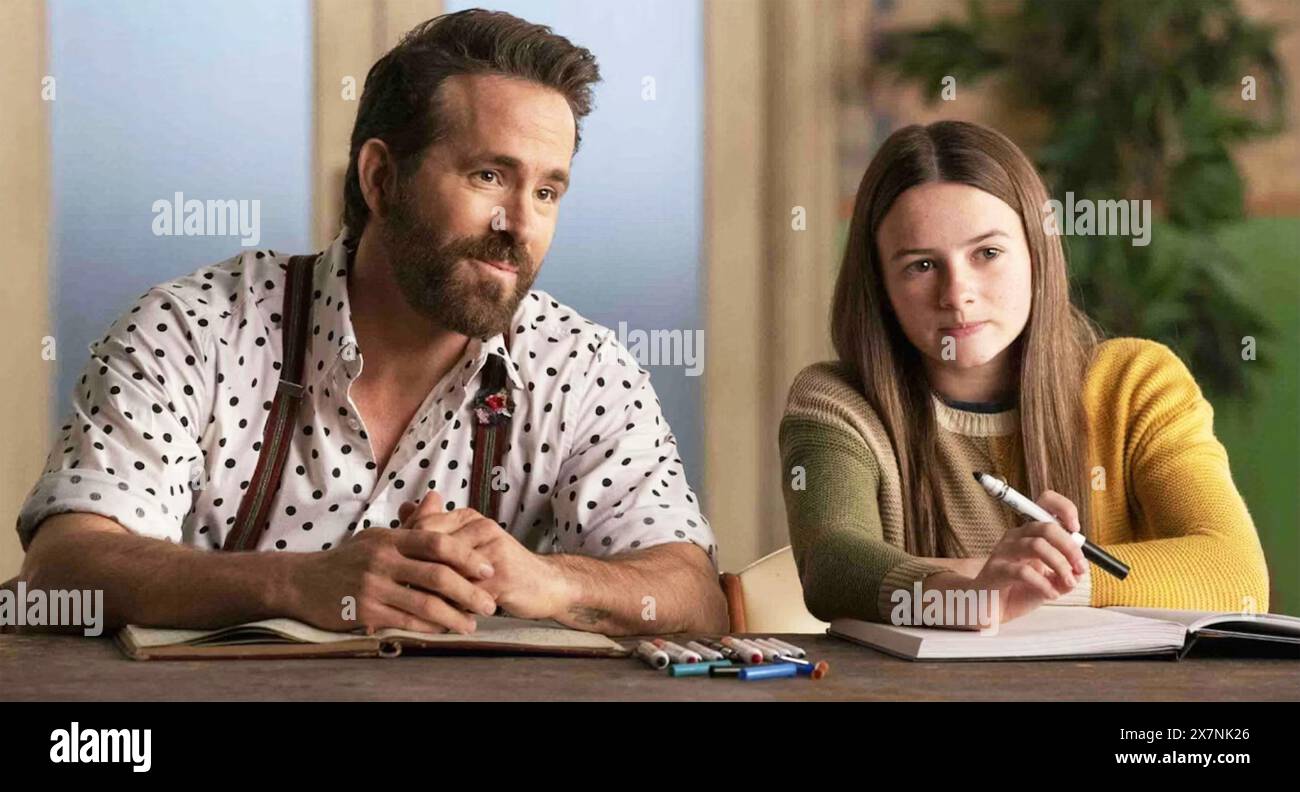 Ryan reynolds cailey fleming hi-res stock photography and images - Alamy