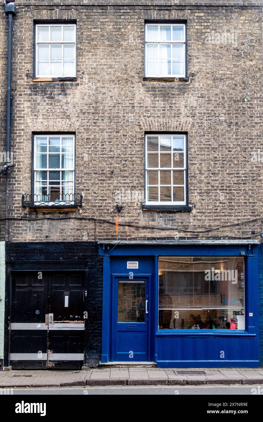 Grey gault bricks hi-res stock photography and images - Alamy