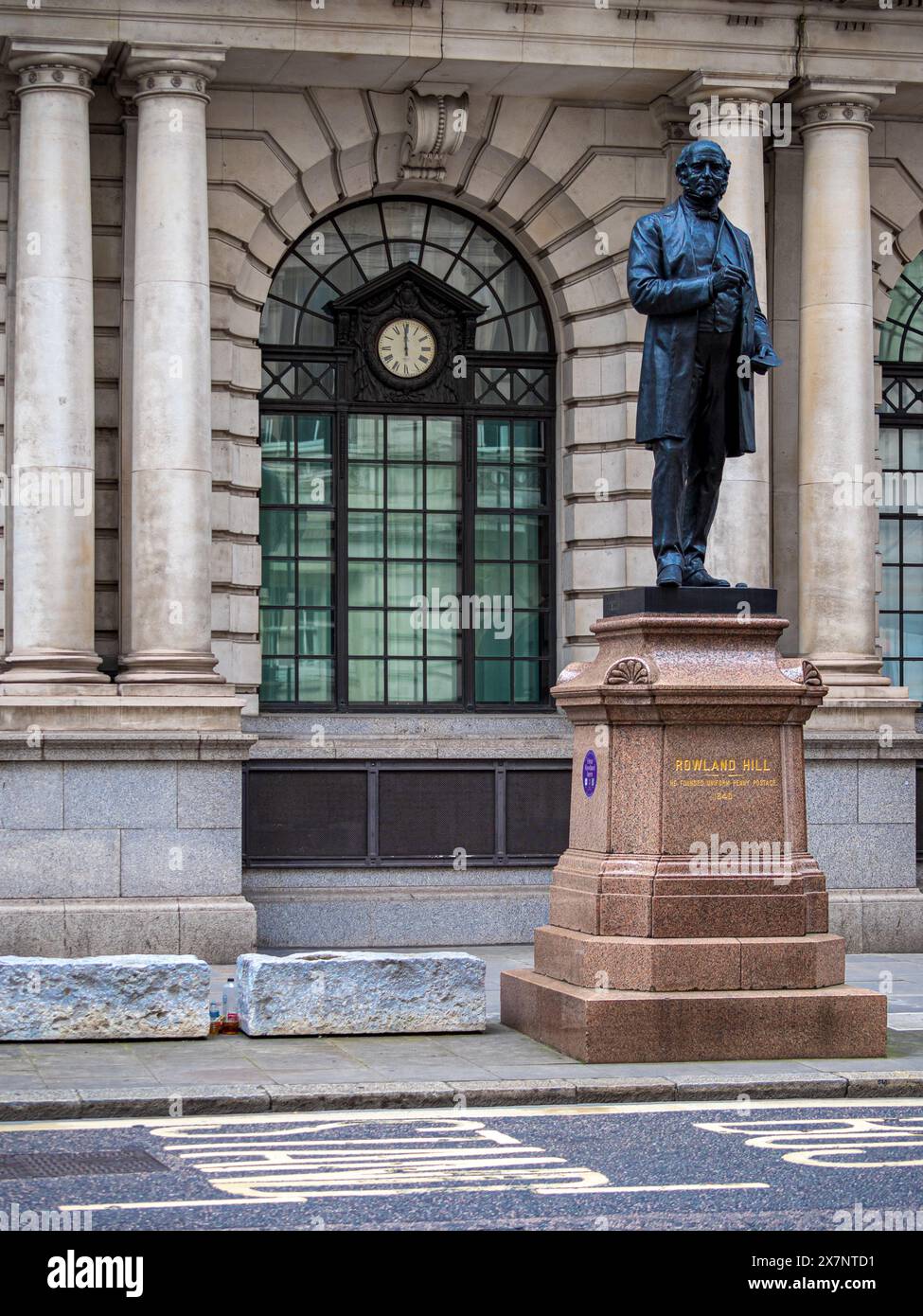 Rowland Hill London Statue of Rowland Hill, founder of uniform penny ...