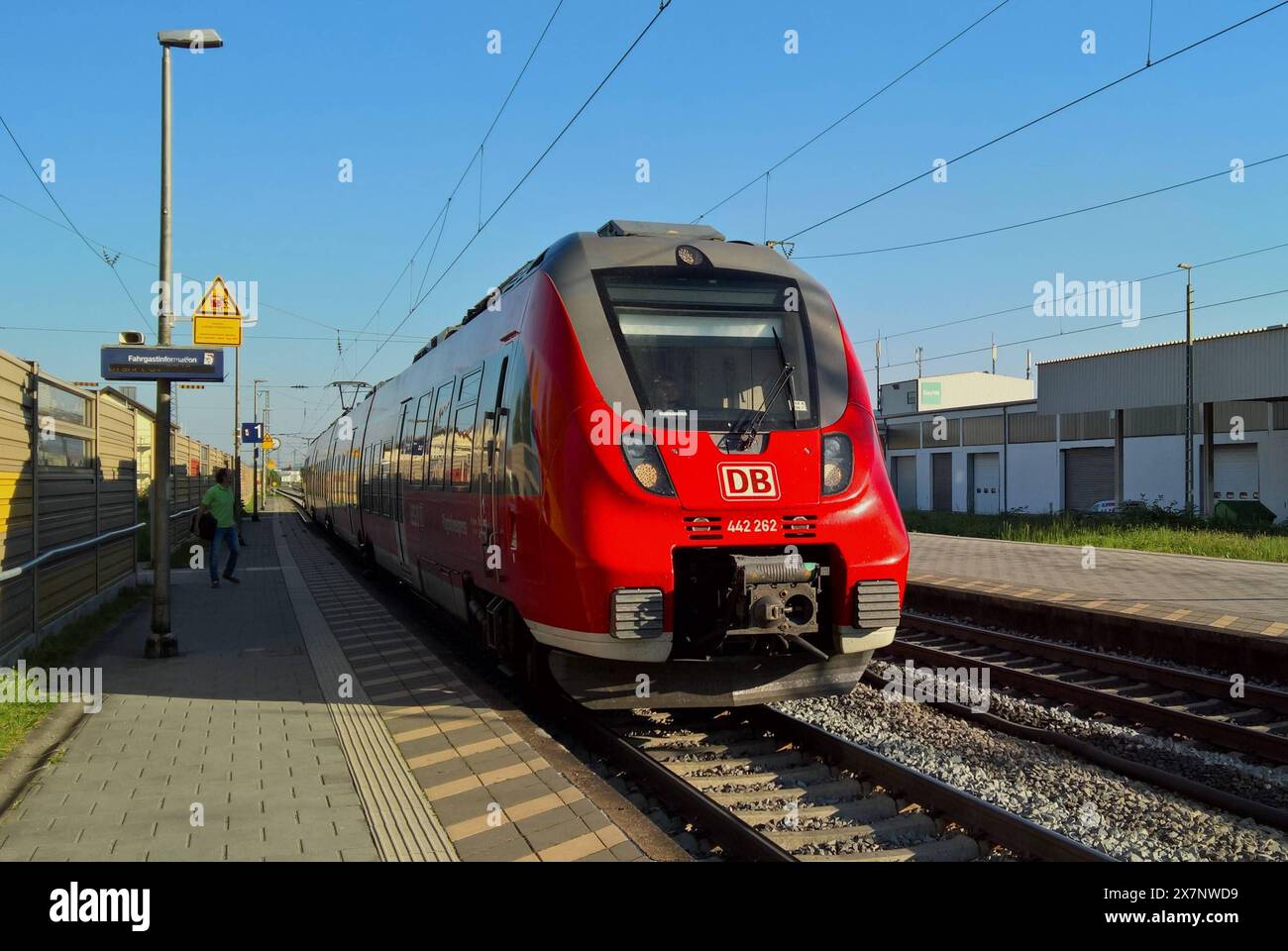 DB Deutsche Bahn, Zug der Baureihe 442, Flughafen Express von Regensburg zum Airport München ...