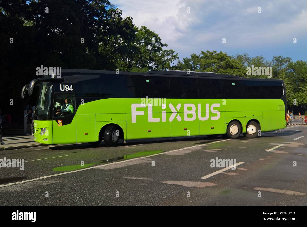 Die Flix SE, vormals Flixmobility GmbH - mit Sitz in München, ist ein ...