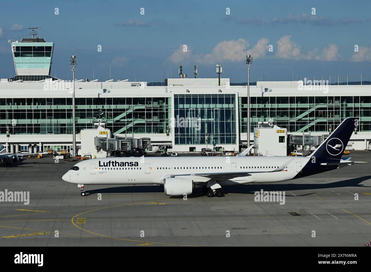 Flughafen München, Franz Josef Strauss, IATA-Code MUC. Foto: Lufthansa ...