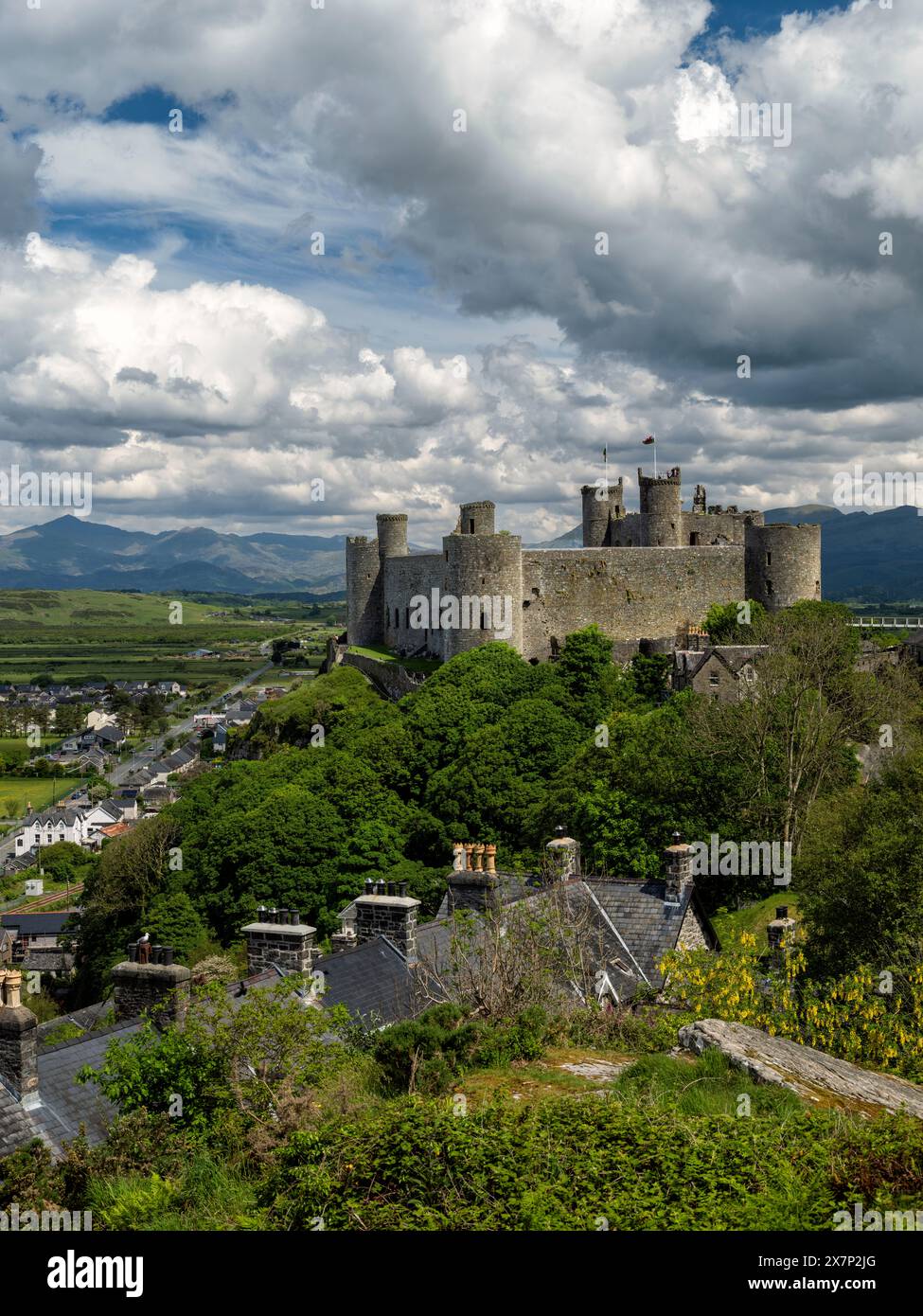 Built in the 1280s, Harlech castle stands on a high cliff and ...