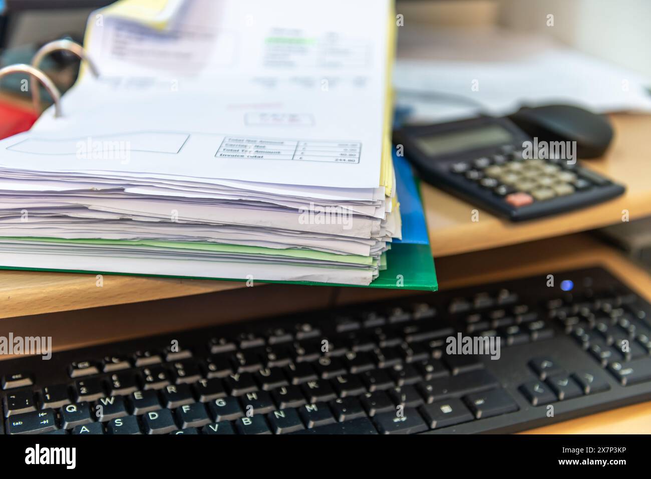 Invoices hi-res stock photography and images - Alamy